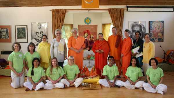 800-Hour Yoga Therapy Program | Sivananda Yoga Farm